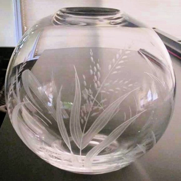 William Yeoward | Art | William Yeoward Fernwheat Engraved Round Art ...